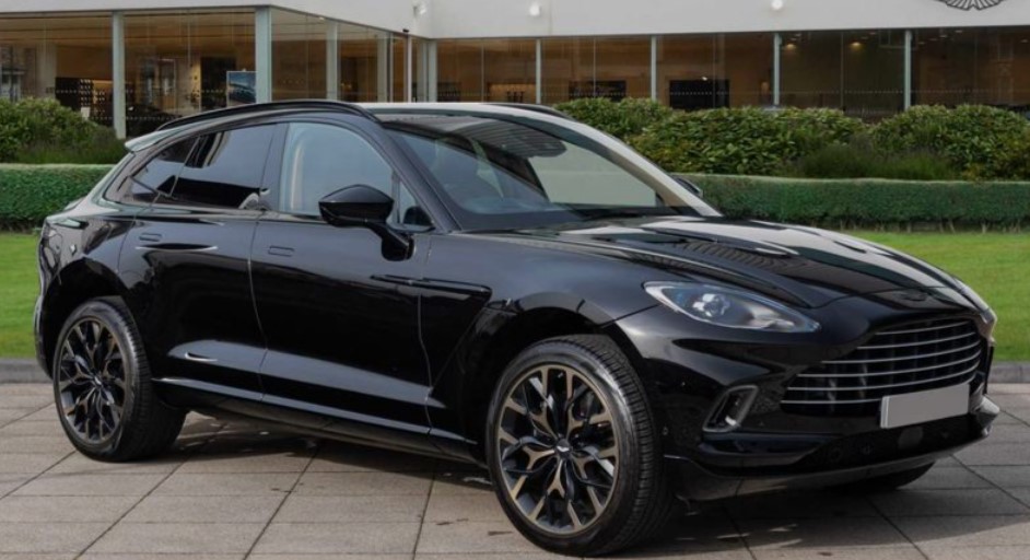 Aston Martin DBX 550 2023