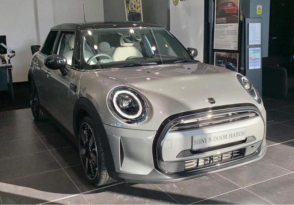 Mini Hatch 09/2023