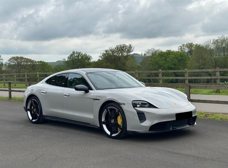 Porsche Taycan 11/2022