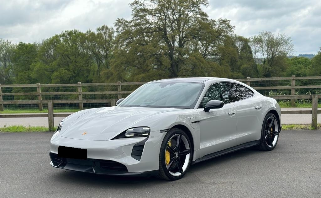 Porsche Taycan 11/2022