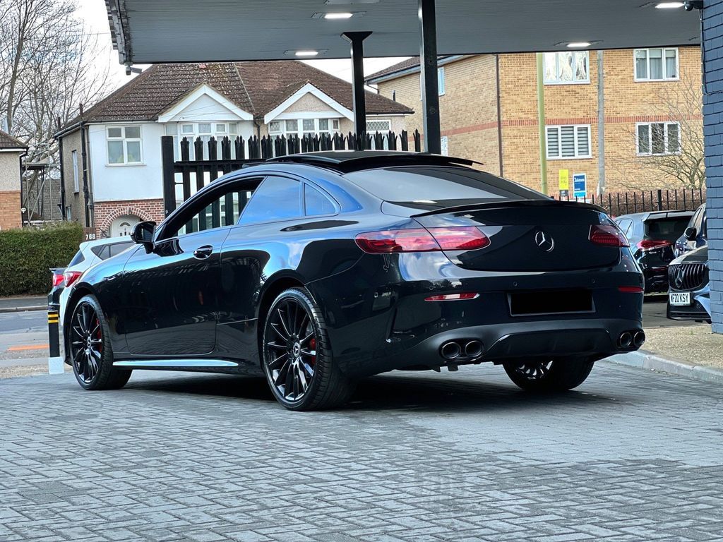 Mercedes-Benz E-Class 10/2021