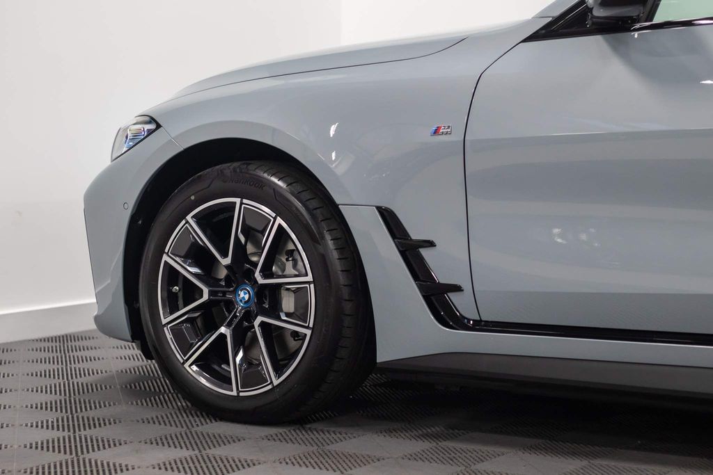 BMW i4 11/2022